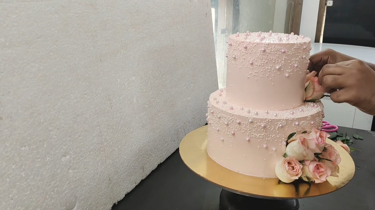How to Tier a Cake - Tips and Tricks for Picture-Perfect Creations